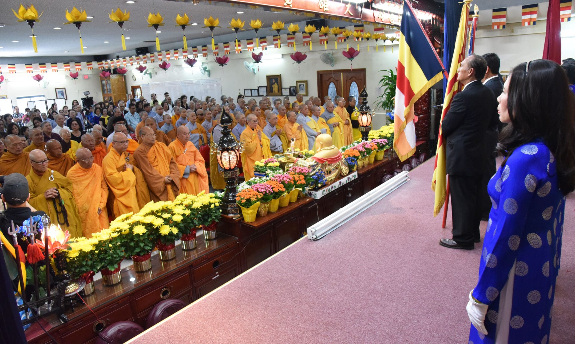 Đại Lễ Phật Đản chùa Diệu Quang: ‘Phật dạy chúng ta cách để thành Phật’