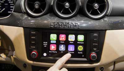 Apple: CarPlay brings iPhone features to autos - Nguoi Viet Online